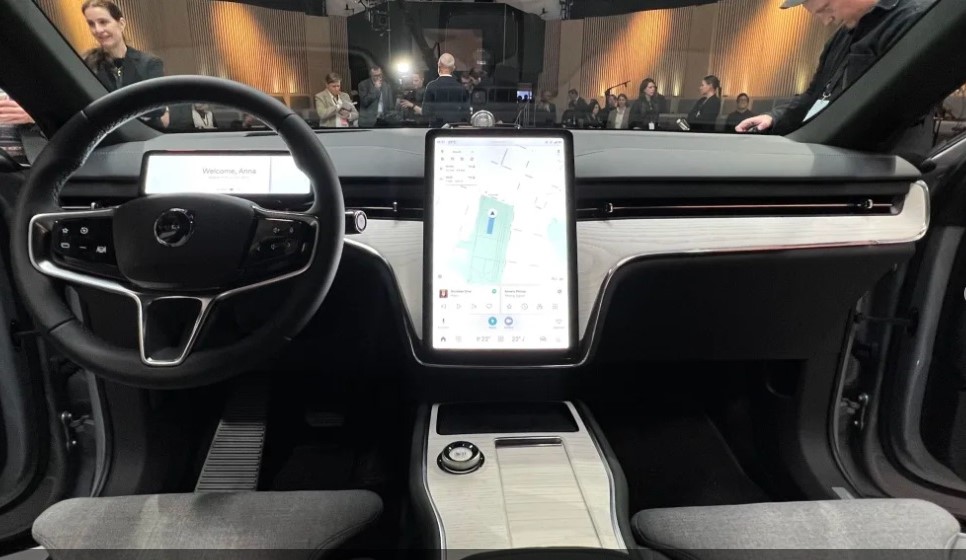 Inside the all-new Volvo EX90 with wooden FSC interiors | Forest ...